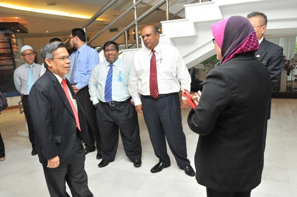 BMMB Menyumbang Van Jenazah kepada Majlis Bandaraya Shah Alam (MBSA ...