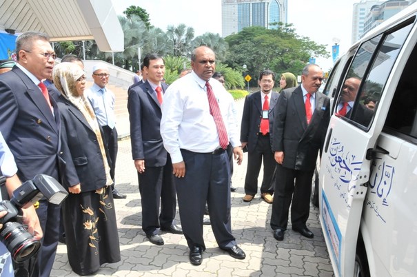 BMMB Menyumbang Van Jenazah kepada Majlis Bandaraya Shah Alam (MBSA ...