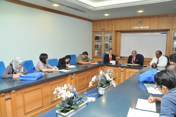 BMMB Menyumbang Van Jenazah kepada Majlis Bandaraya Shah Alam (MBSA ...